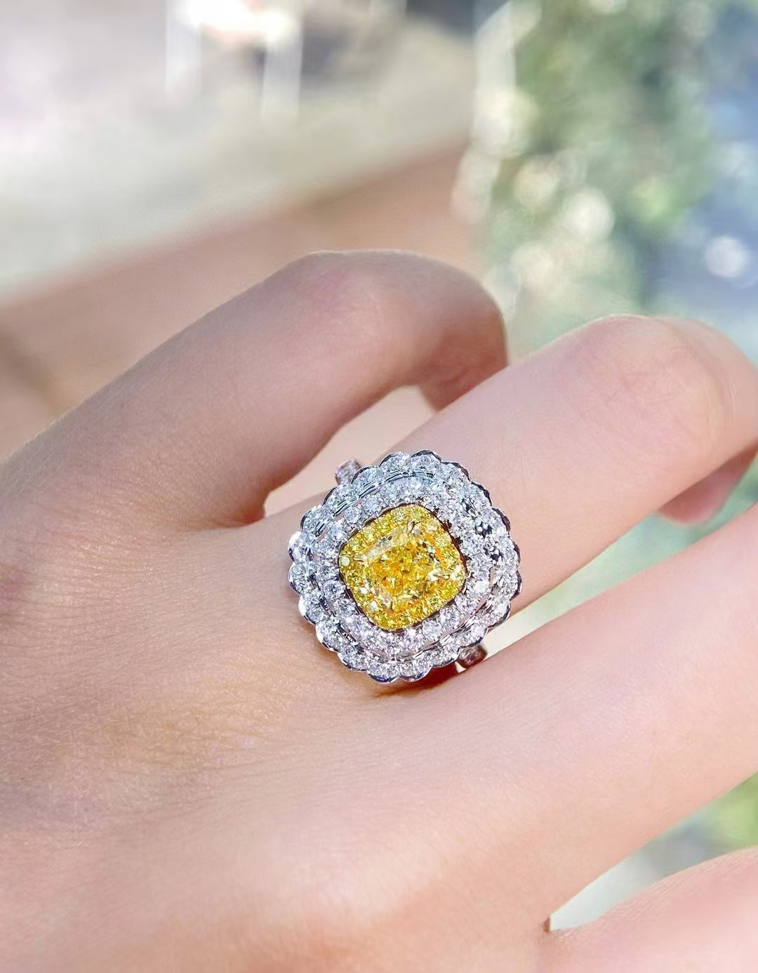 Yellow Diamonds vs. Traditional White Diamonds: Which Is Right for You